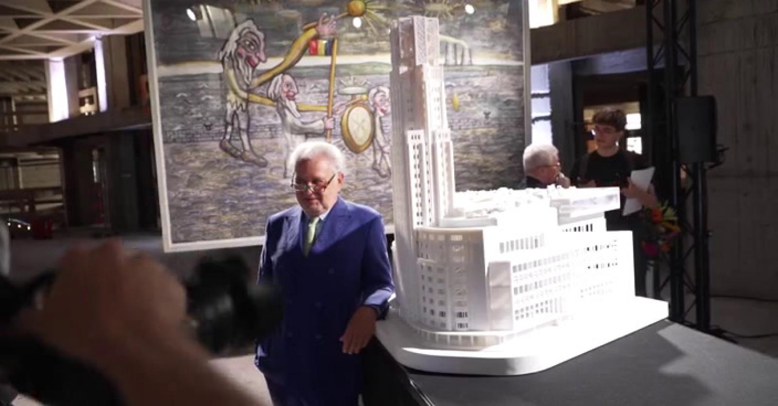 BEKIJK - Fernard Huts stelt nieuw ontwerp Boerentoren voor - Trends