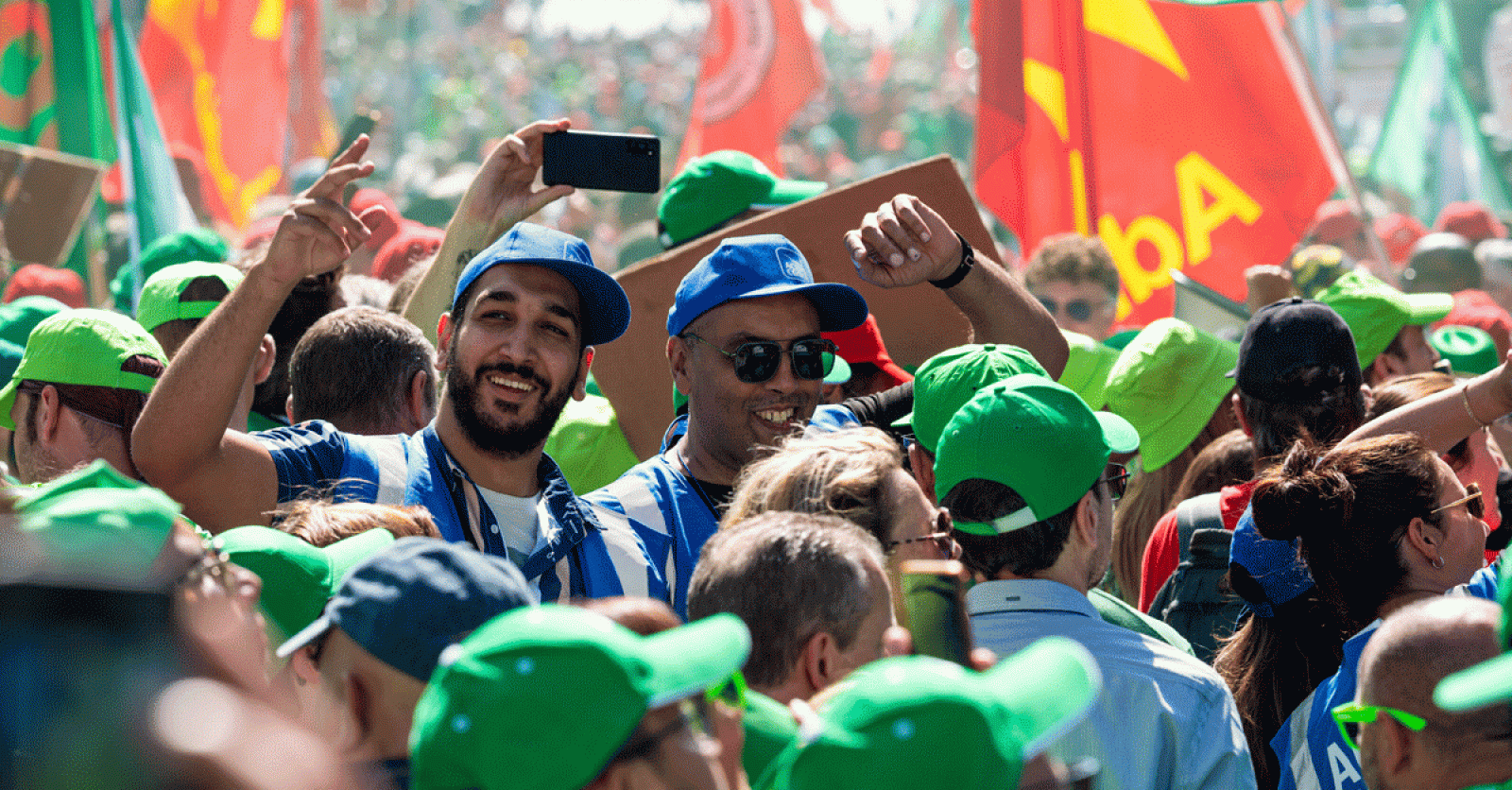 Manifestatie tegen Arizona-regering brengt minstens 20.000 mensen op de ...