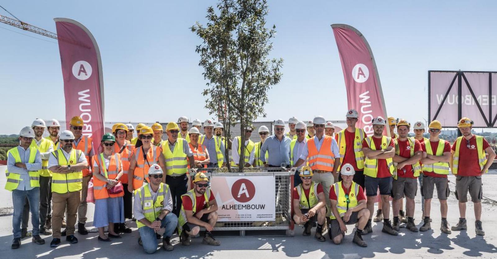 Meiboom geplaatst op VDAB Loopbaancampus in Roeselare: “Begin 2027 de ...