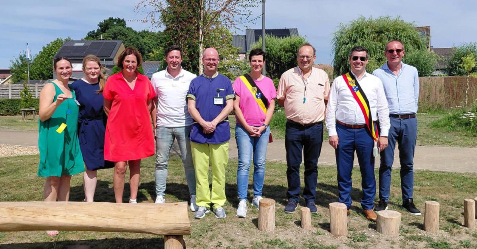 Gloednieuwe ontmoetingstuin in wzc Sint-Anna geopend - KW.be