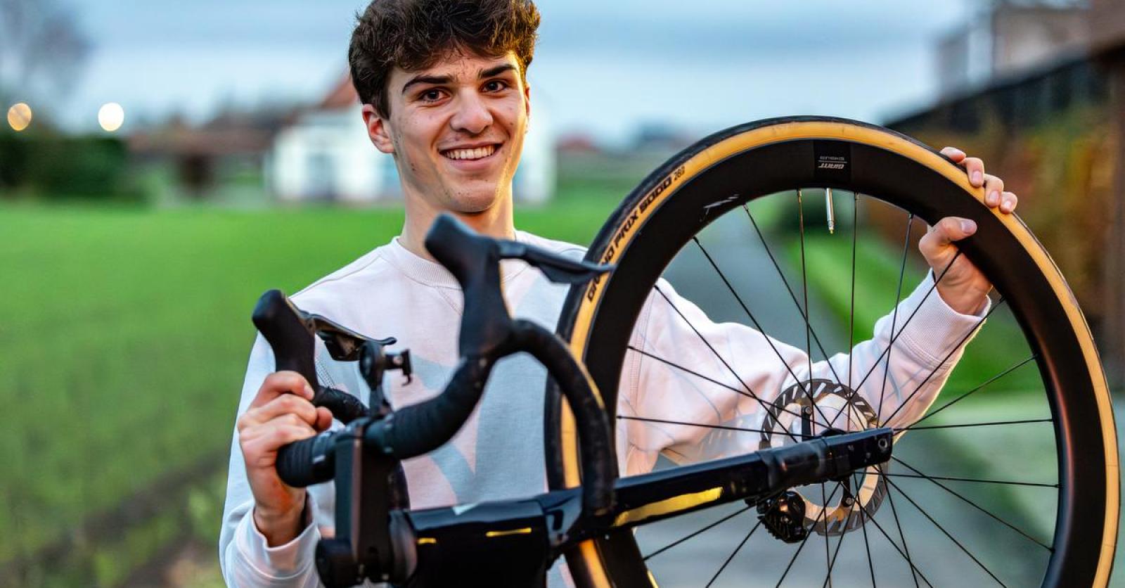 Matthis Moyaert uit Lichtervelde debuteert in Tour du Valromey - KW.be