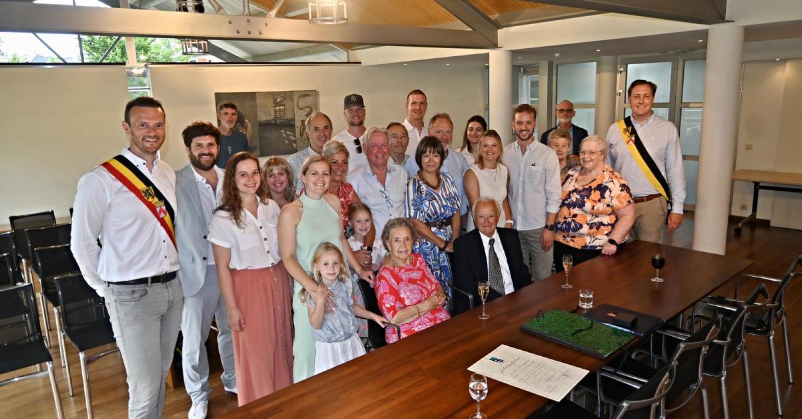 Denise en José varen al 65 jaar in hun huwelijksbootje - KW.be
