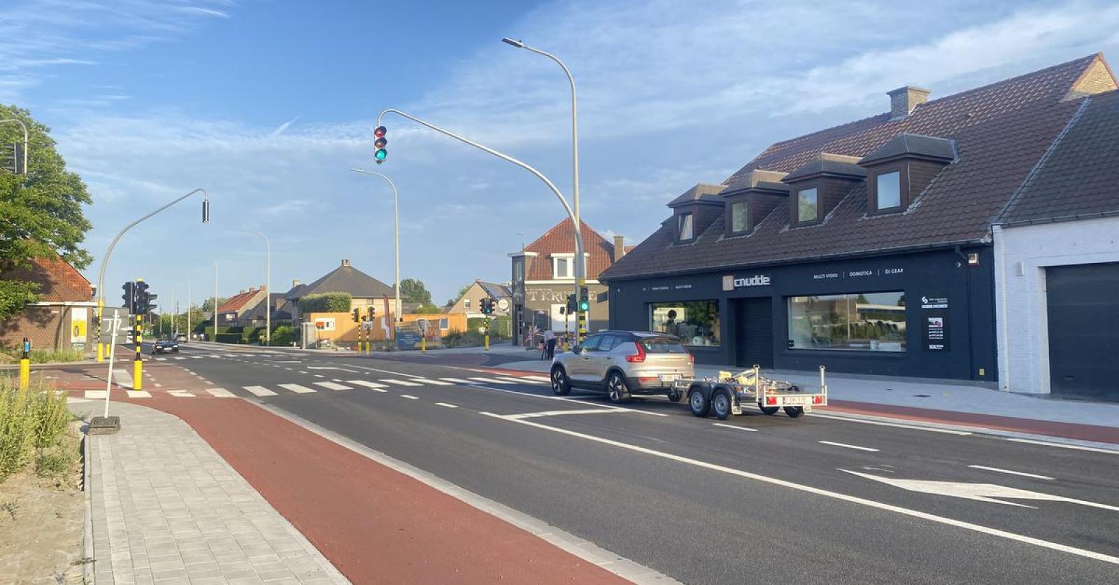 Druk kruispunt na twee jaar weer open - KW.be