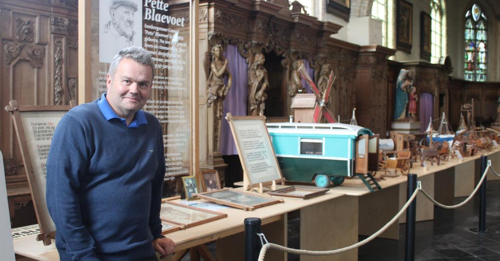 Permanente expo in Izenbergse kerk met collectie Pette Blaevoet: “Alles is intact en volledig ...