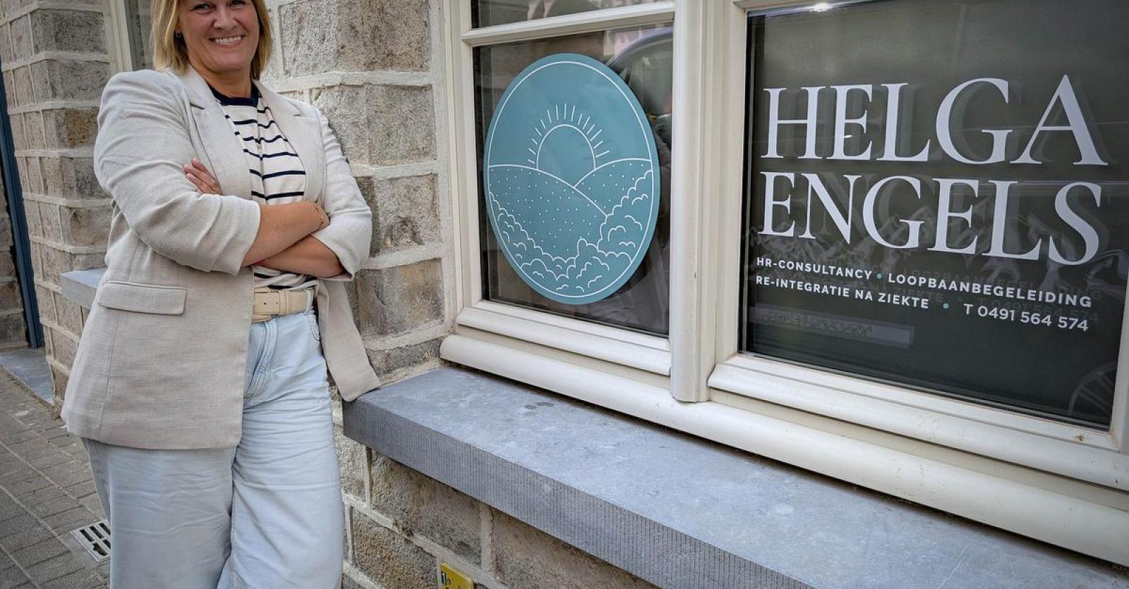 Helga (53) wil mensen die langdurig zieken waren opnieuw aan werk ...