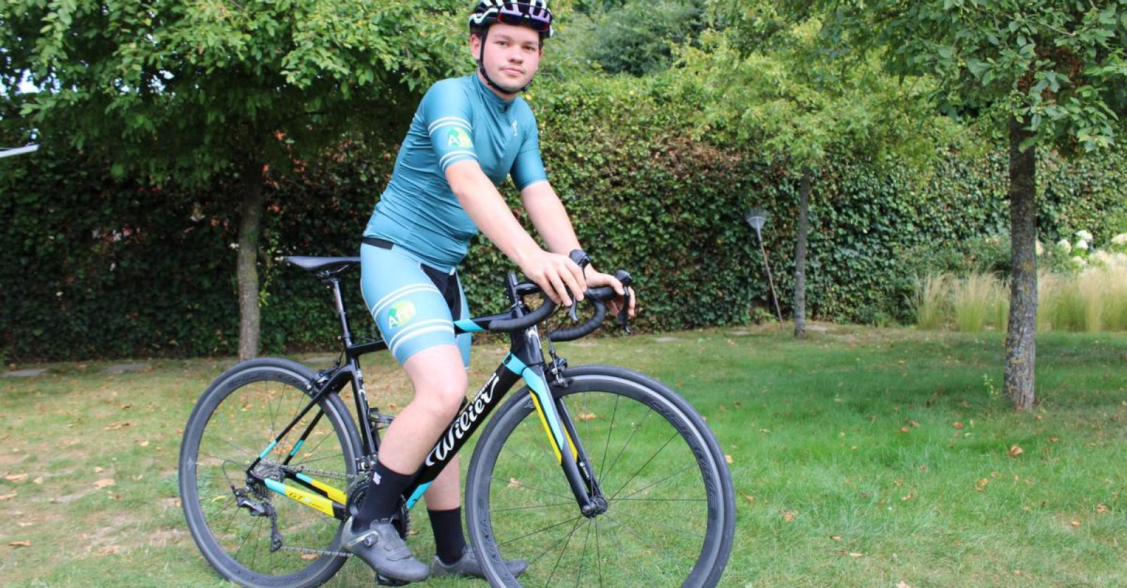 Jietse (21) overwon als kind leukemie en fietst nu naar Spanje om ...