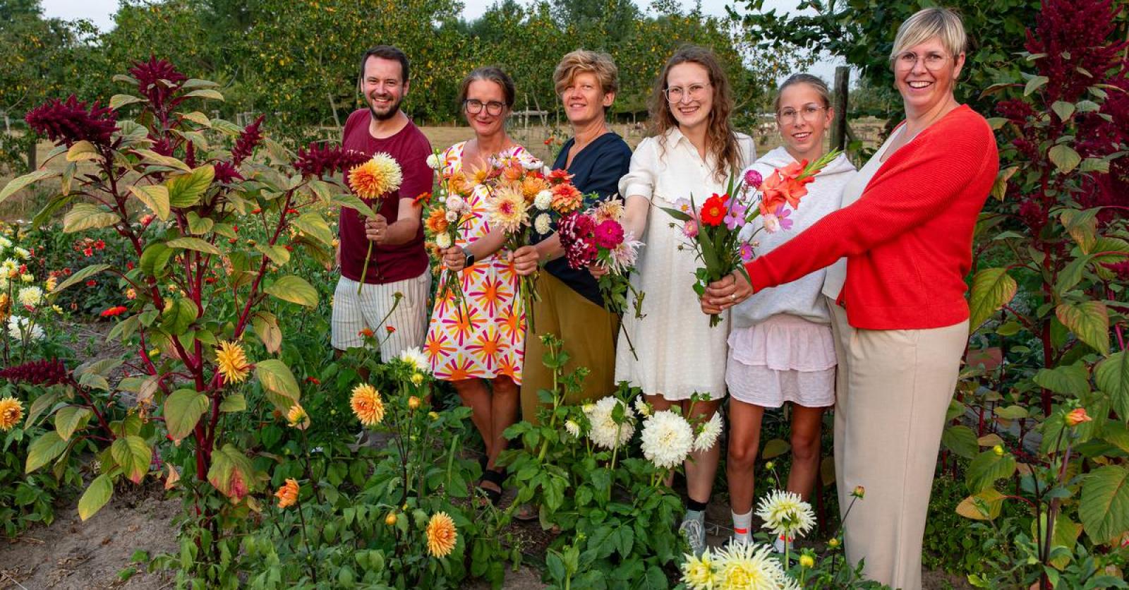 Grondig Anders pakt uit met pluktuin Fleurig Anders - KW.be