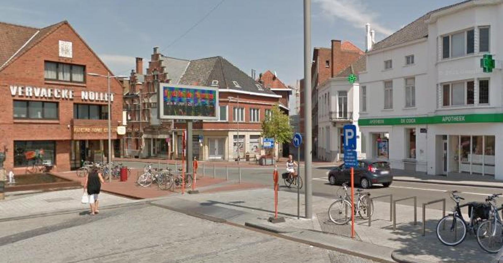 Stad Izegem maakt Kasteelstraat van op Grote Markt terug bereikbaar - KW.be