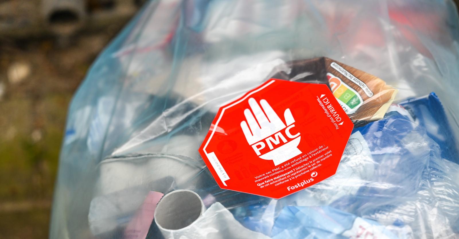 Les sacs PMC de moins en moins bien remplis: qui jette sandales, piles ...