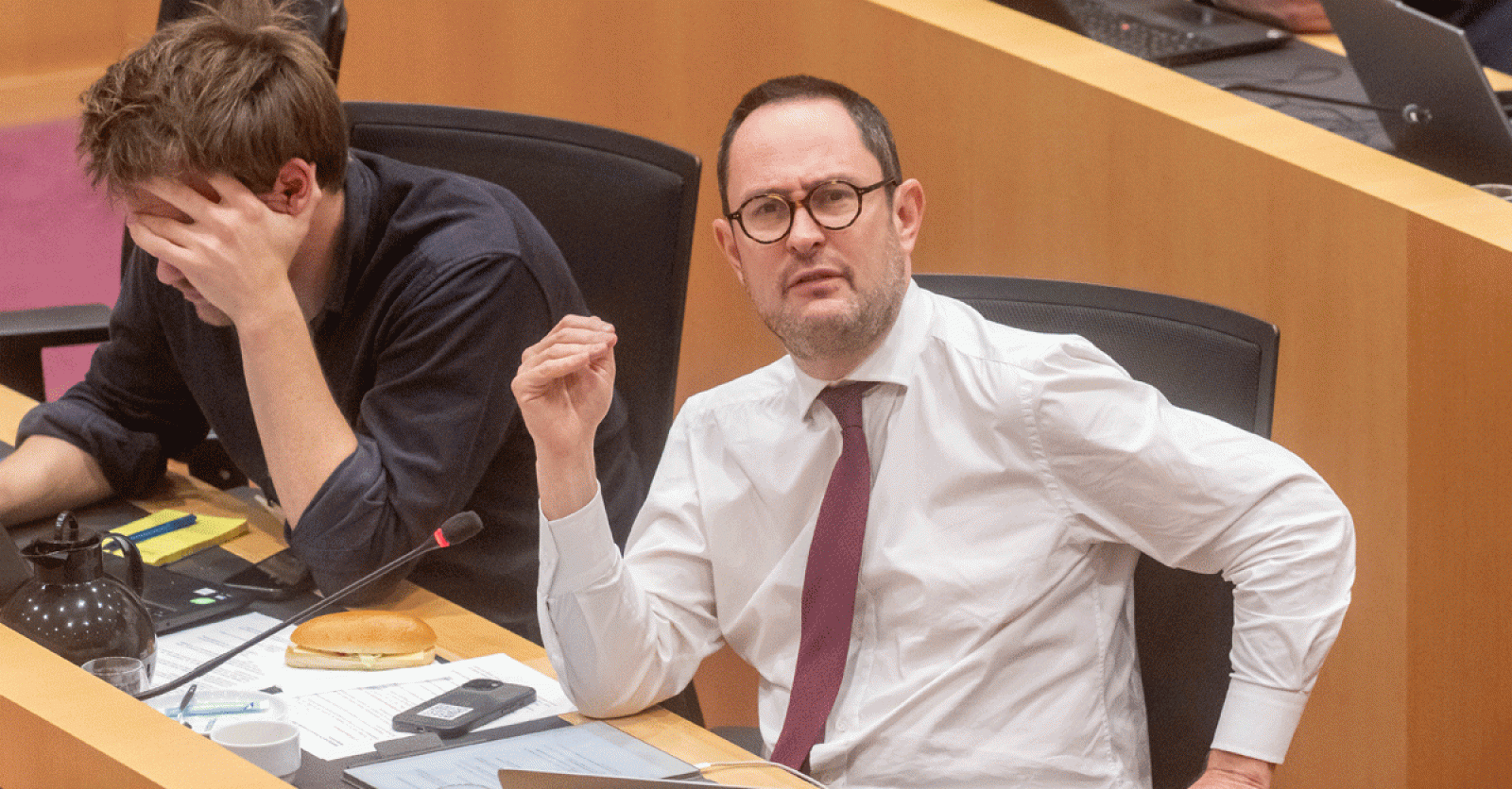 Filibuster Van Quickenborne voorbij na marathonzitting van bijna 24 uur