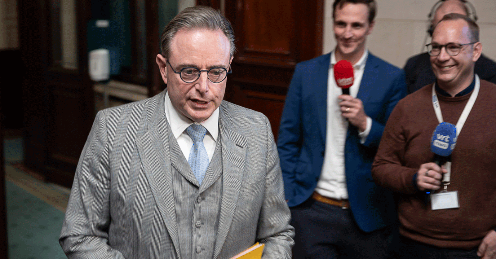 Russische miljarden bij Euroclear: De Wever sluit juridische stappen ...