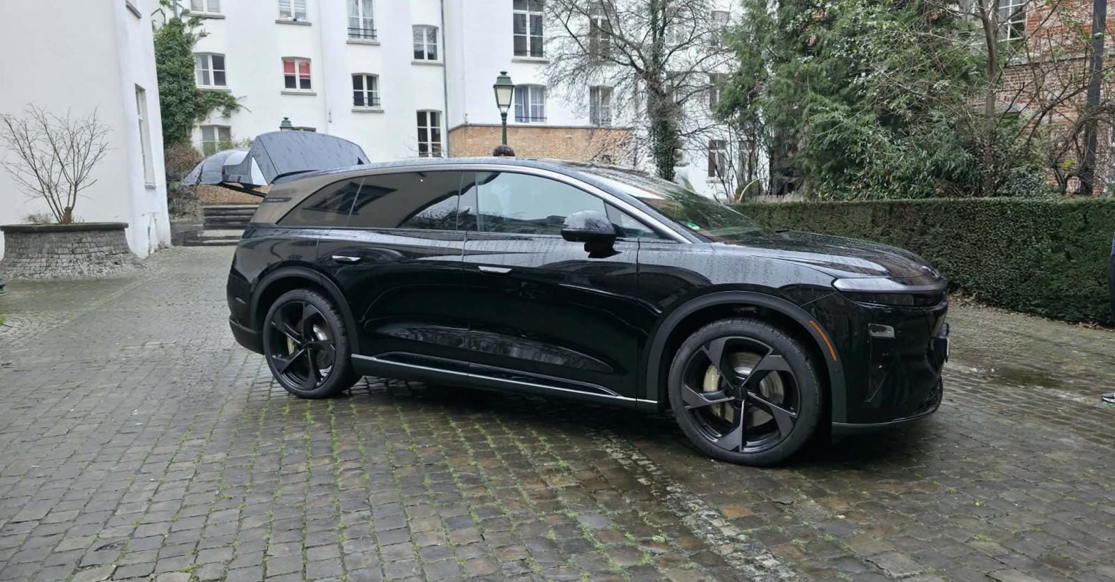 Le concurrent américain de Tesla, Lucid, débarque pour de bon en ...