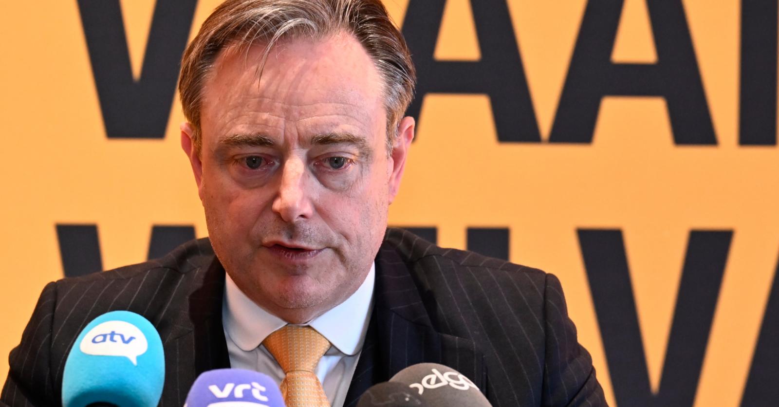 ‘De Wever’s standpunten over migratie en woke maken hem populair bij de ...
