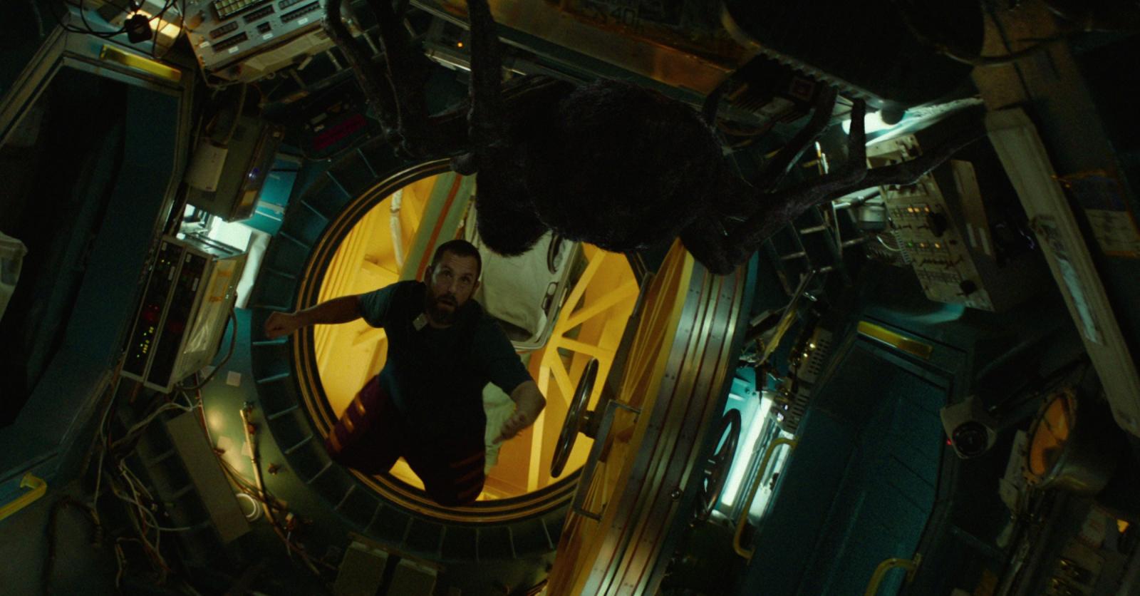 Spaceman: Adam Sandler creëert band met mysterieus wezen