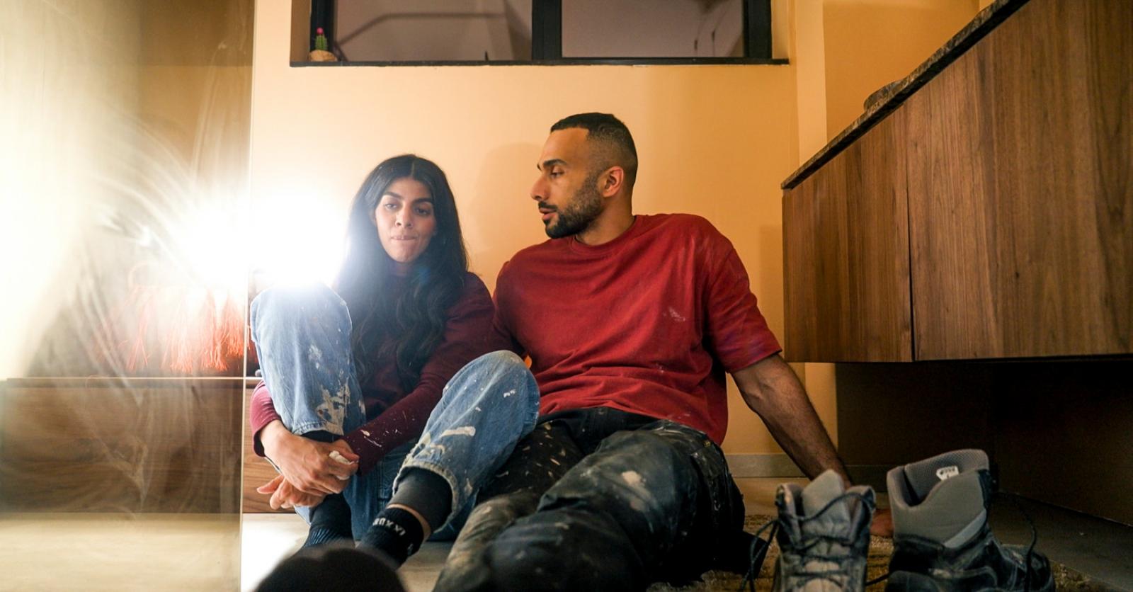 Huis Gemaakt: Béa laat badkamer van Iman & Mo onderlopen