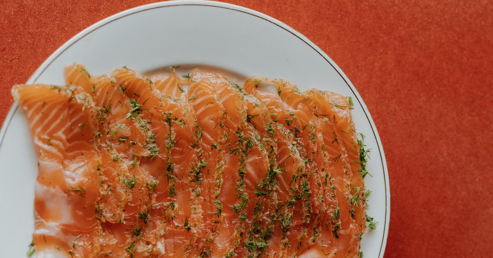 Nee, voor de perfecte gravad lax hoef je je zalm niet te begraven