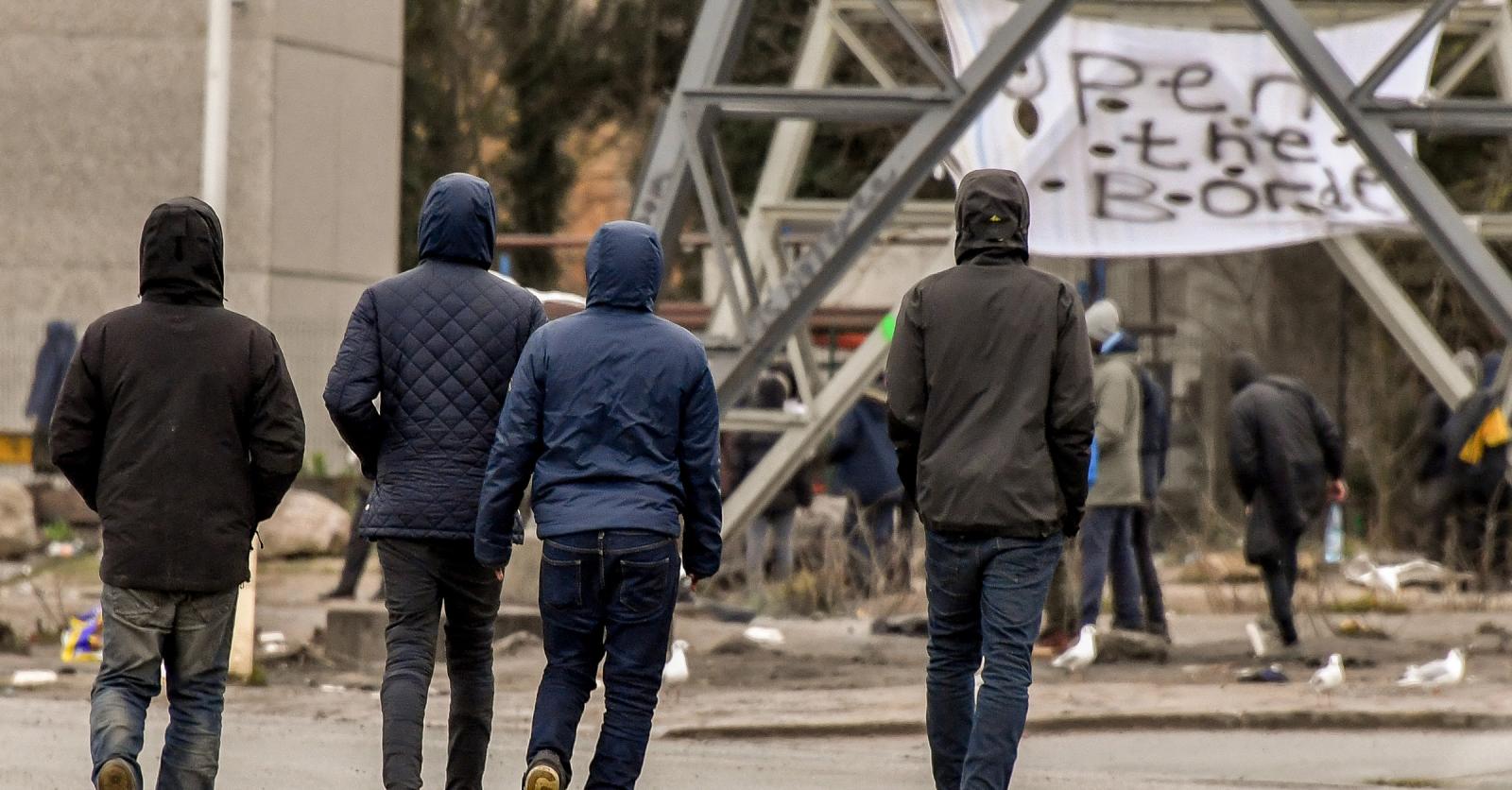 Honderden migranten geëvacueerd uit kampementen langs Noord-Franse kust