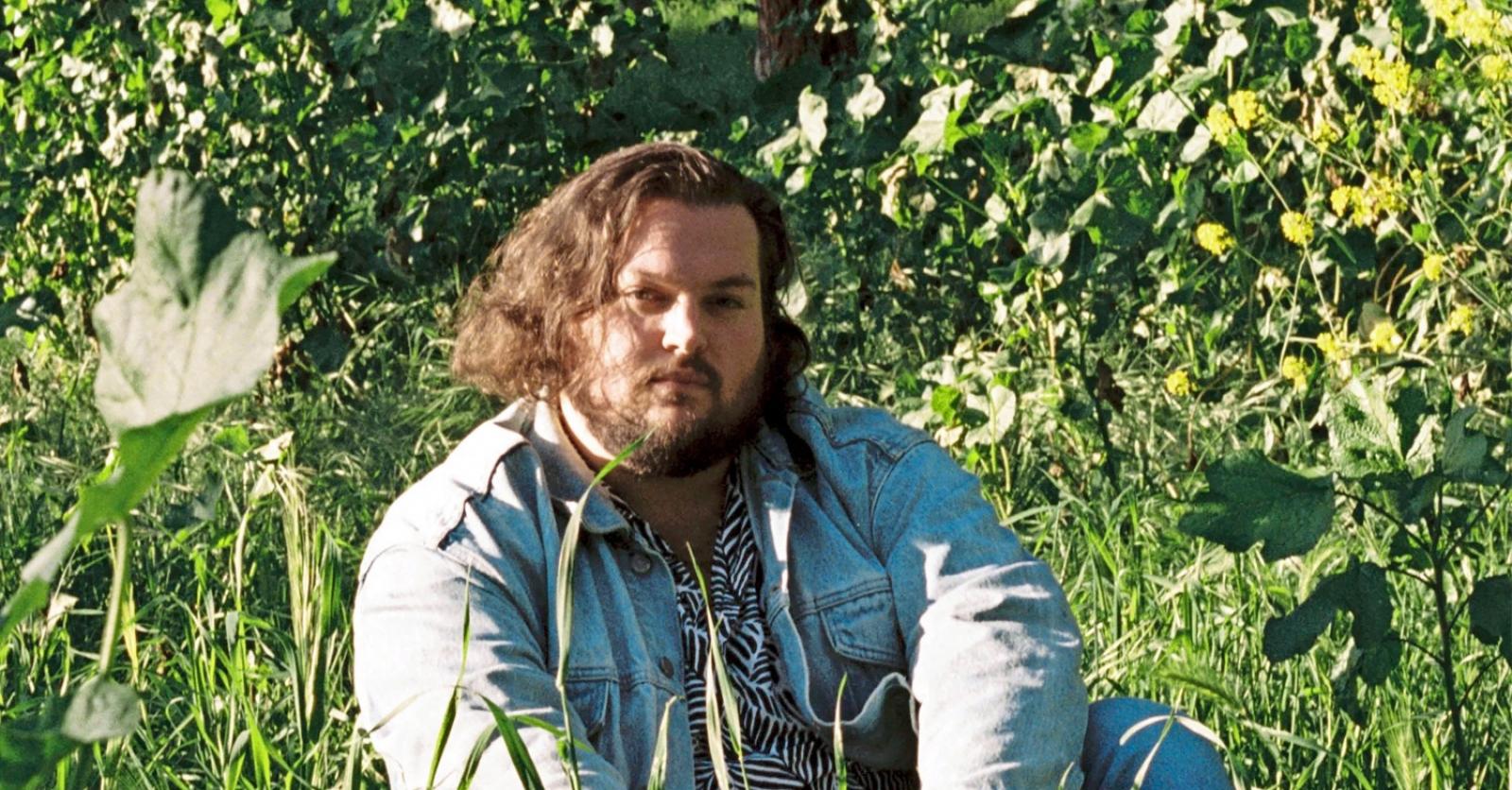 Tyler Ballgame ontbolstert tot warmhartige crooner op ‘For the First ...