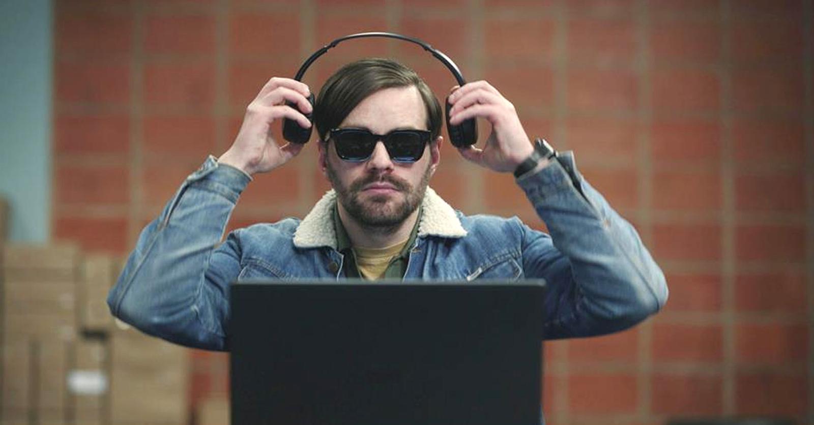 Blind Sherlock: Netflix deelt clip uit serie met Frank Lammers