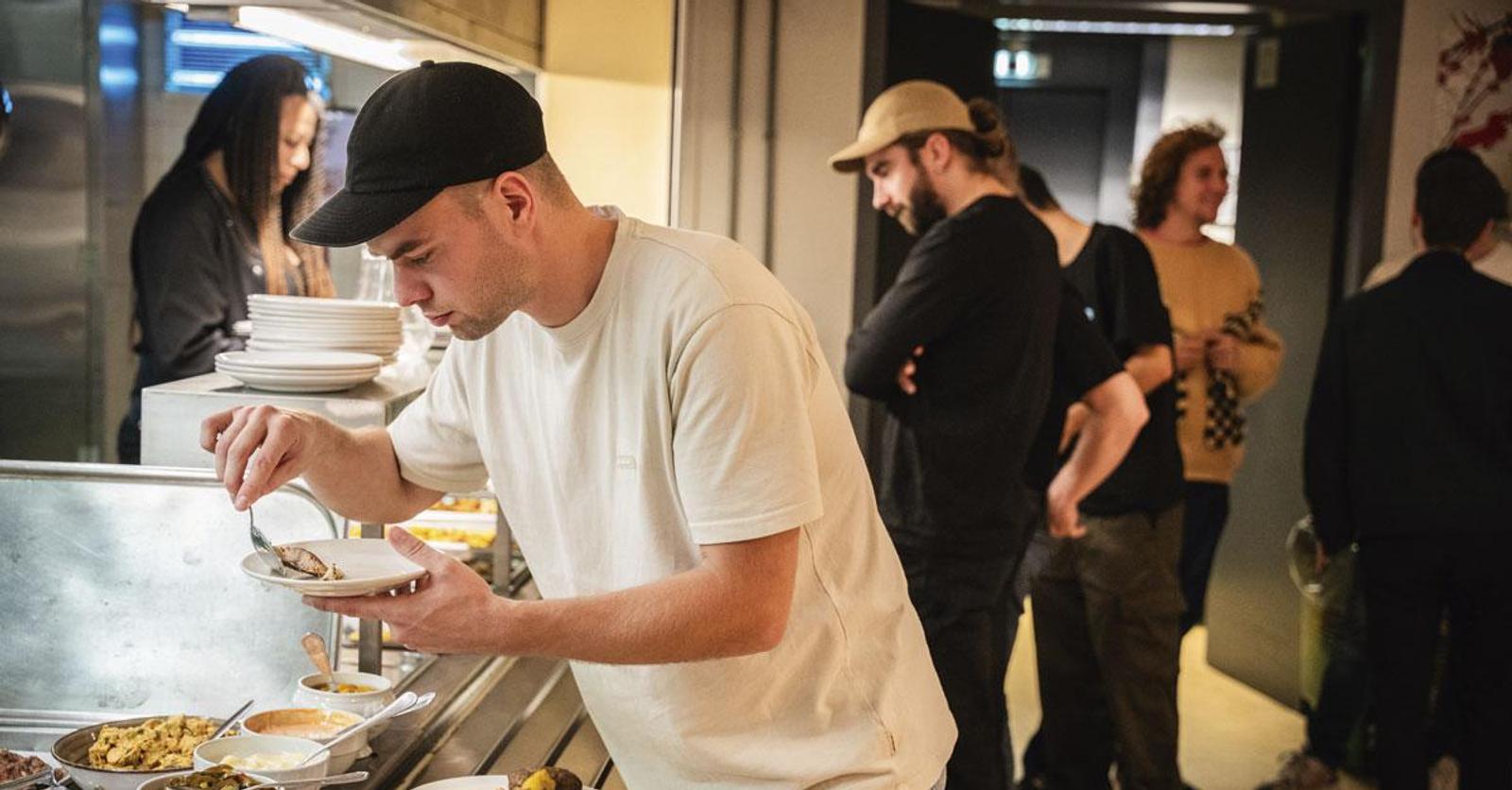 Backstage in de AB: ‘Brihang en Boudy uit elkaar houden wordt almaar ...