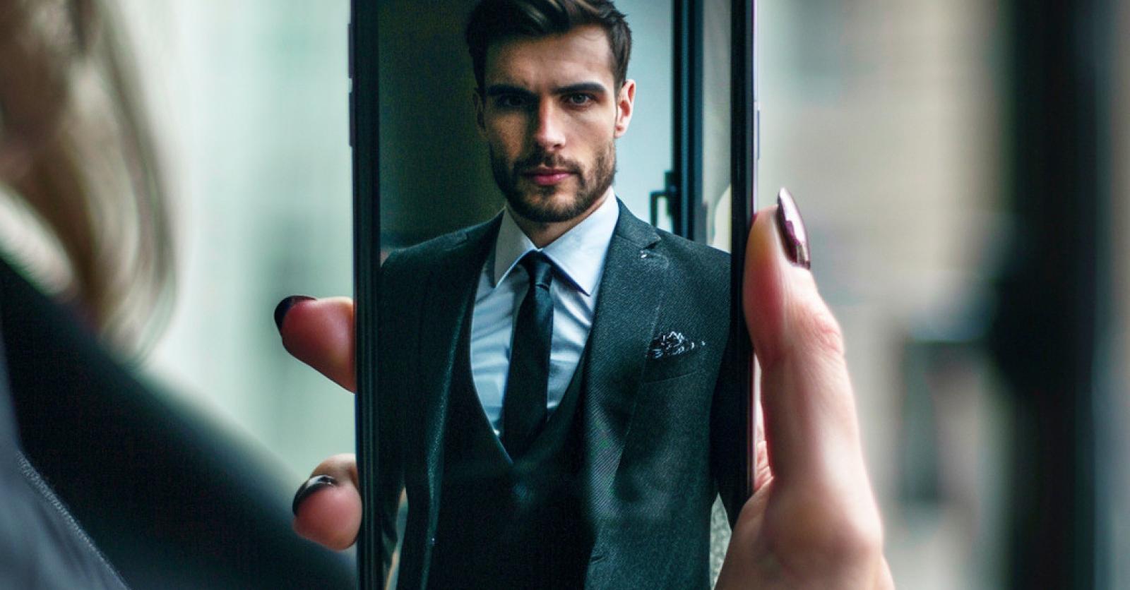 Tinderleugens: wanneer wordt liegen om iemand in bed te krijgen ...