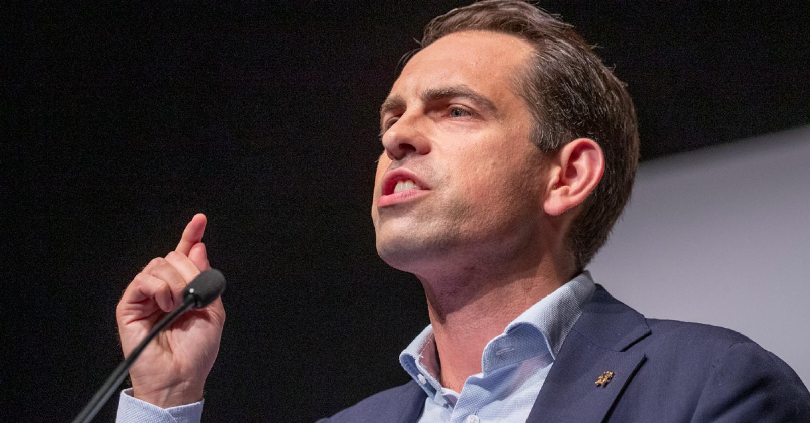 Waarom de Twitterban van Tom Van Grieken niet zo vreemd is