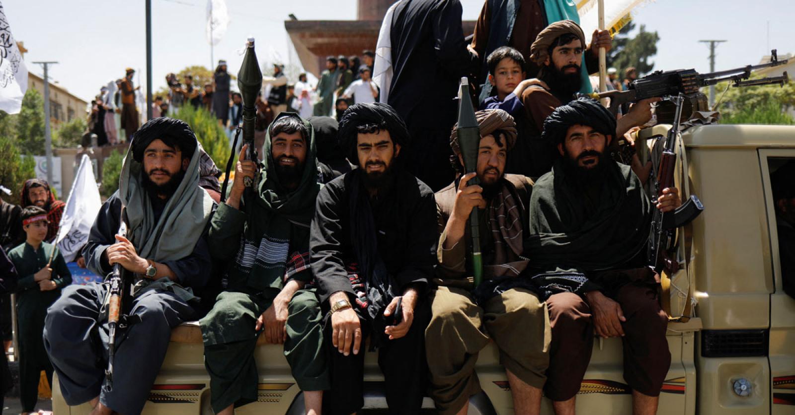 Taliban arresteren zes mensen die muziek speelden