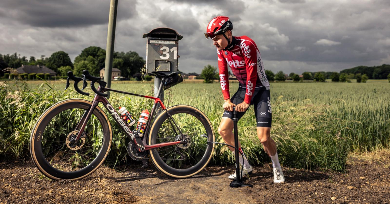 Lennert Van Eetvelt debuteert in de Tour: ‘Ik dacht dat mijn carrière ...