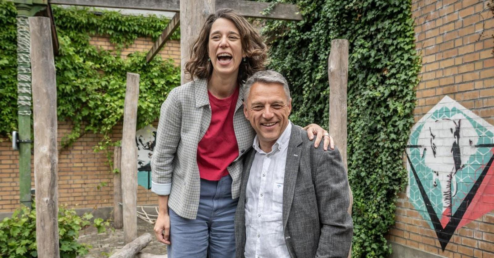 Actrice Julie Delrue uit Chantal heeft een hechte band met broer Piet ...