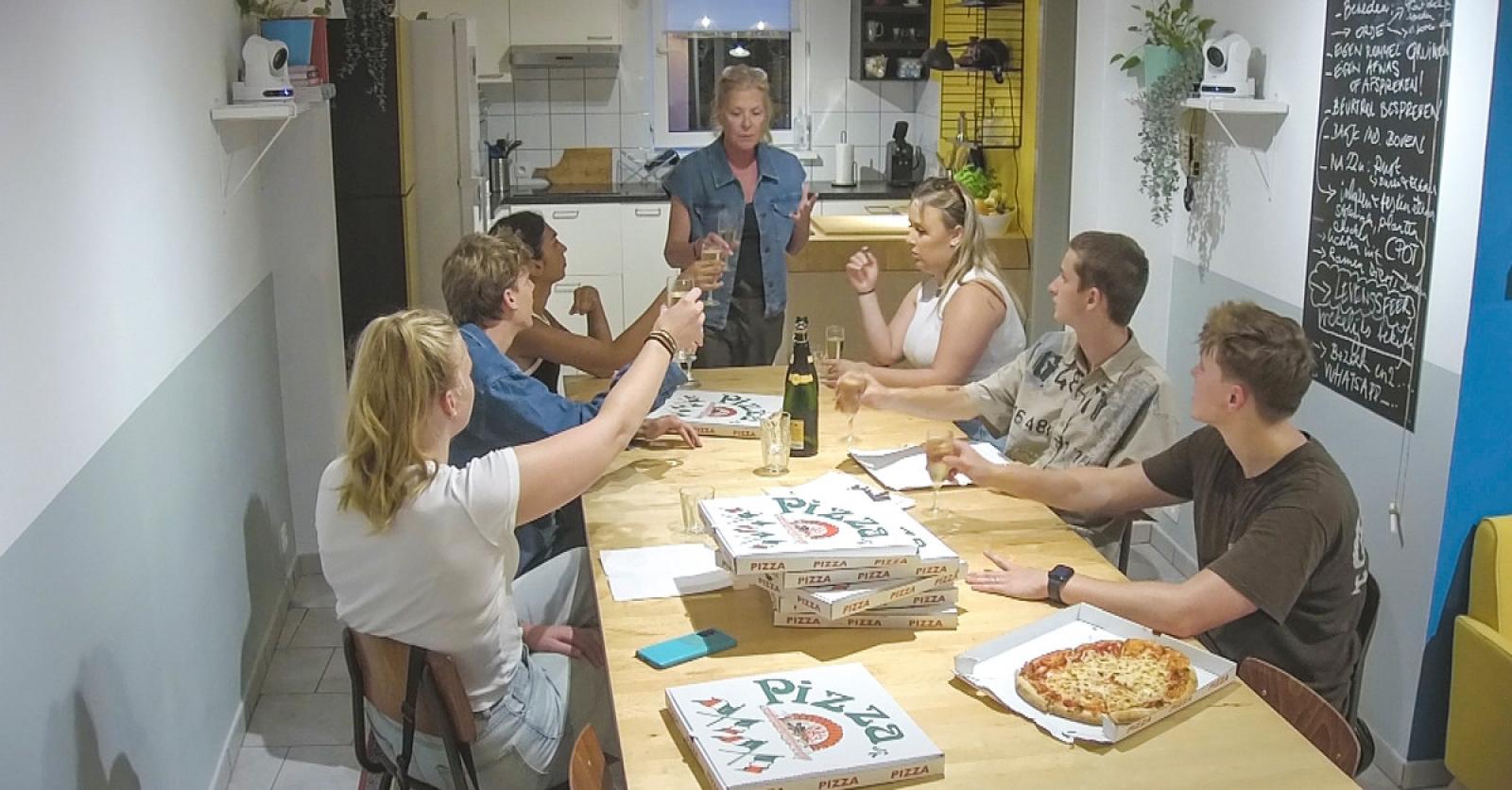 Kotmadam Sarafian | Dit zijn de studenten die intrekken bij Barbara