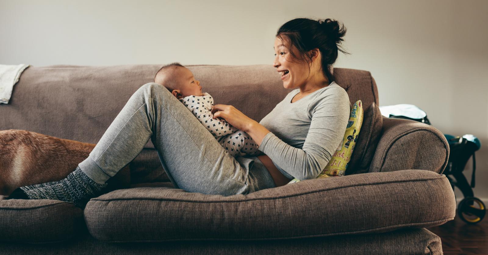 Babypraat: waarom praten we zo vreemd tegen onze baby’s? - Libelle Mama