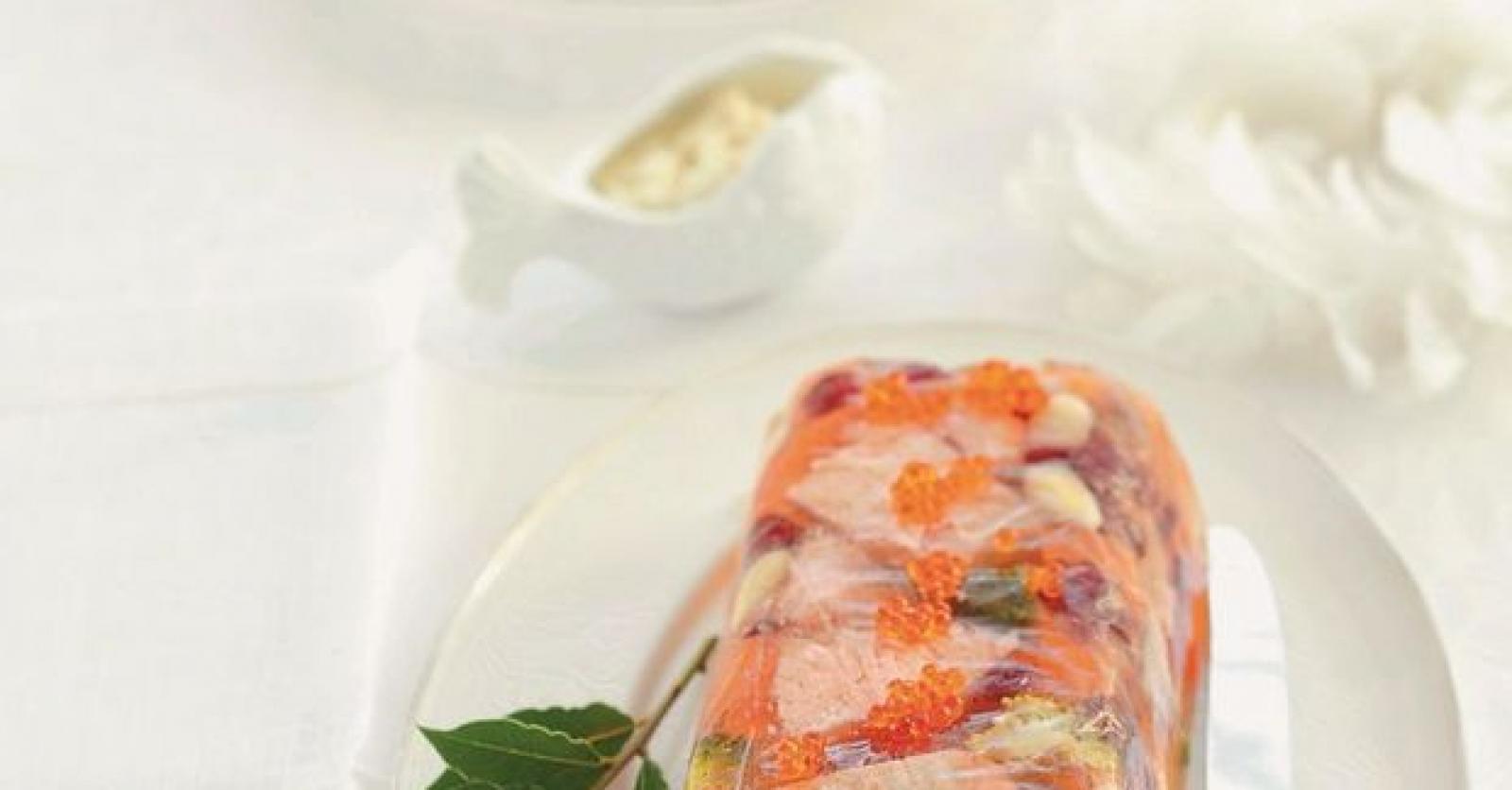 Zalmterrine met broccoli en gedroogd fruit