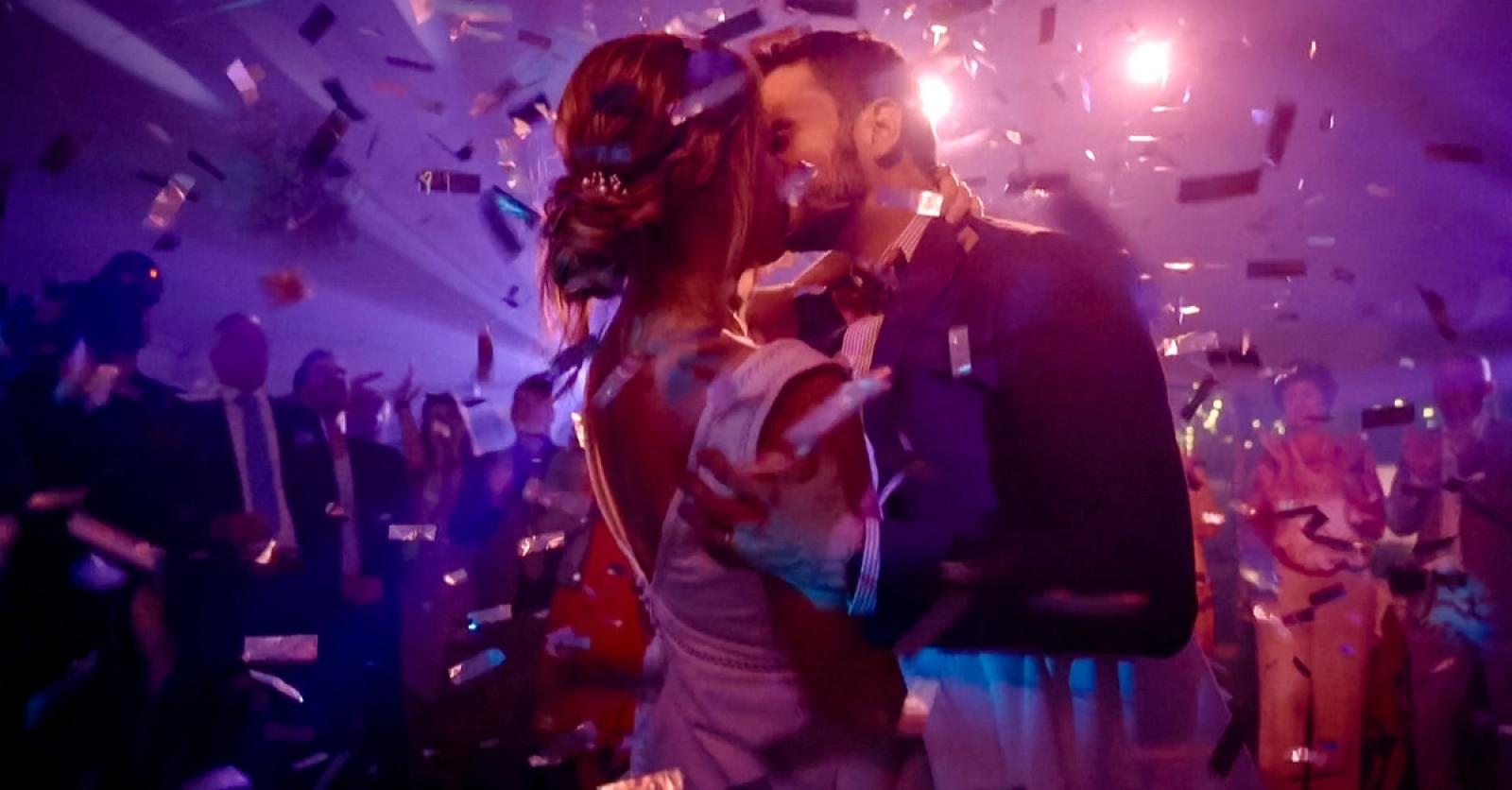 Blind Getrouwd: blote billen op het grootste trouwfeest ooit