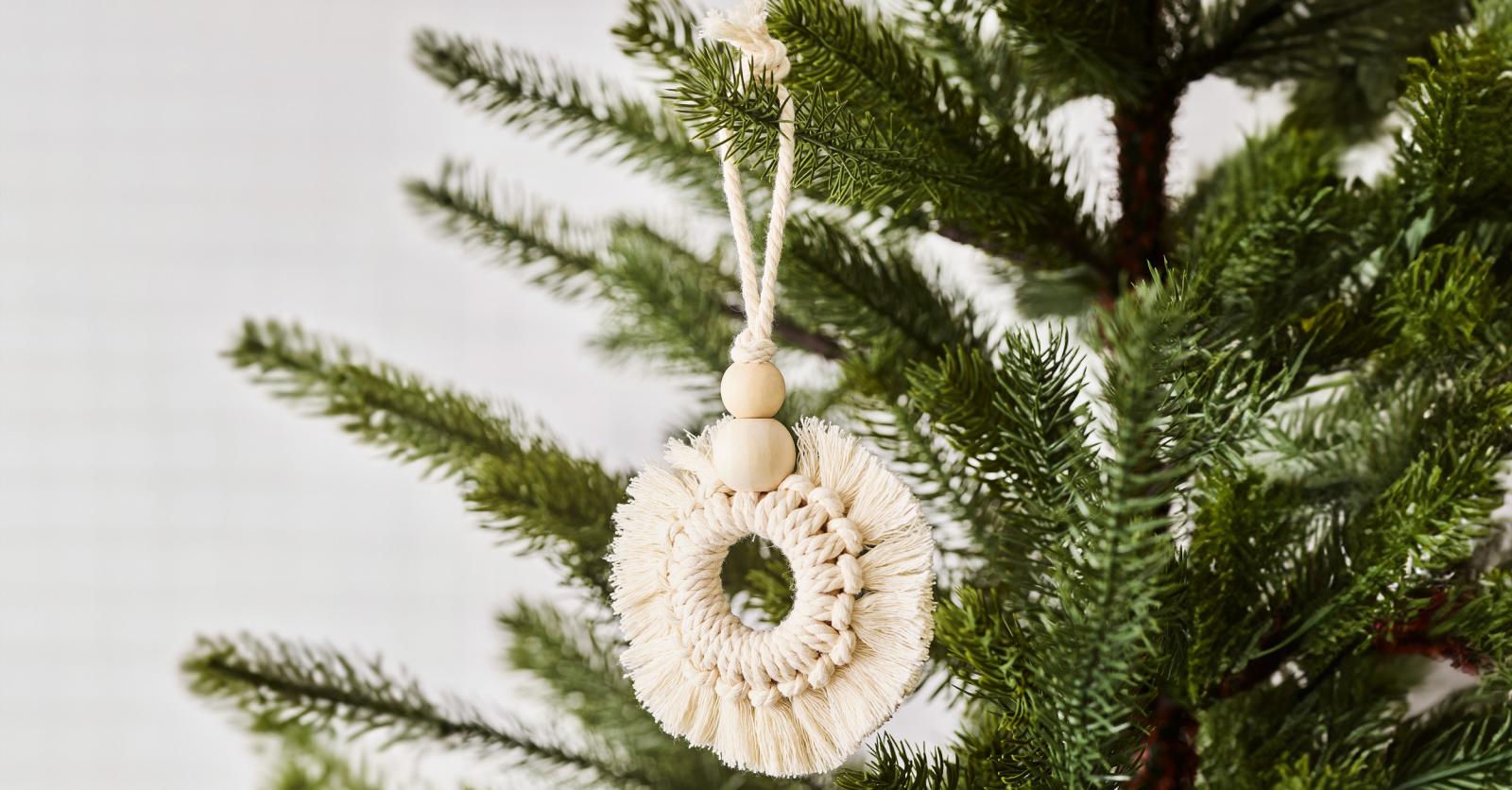 Macramé kerstboomversiering maken: dat doe je zo!