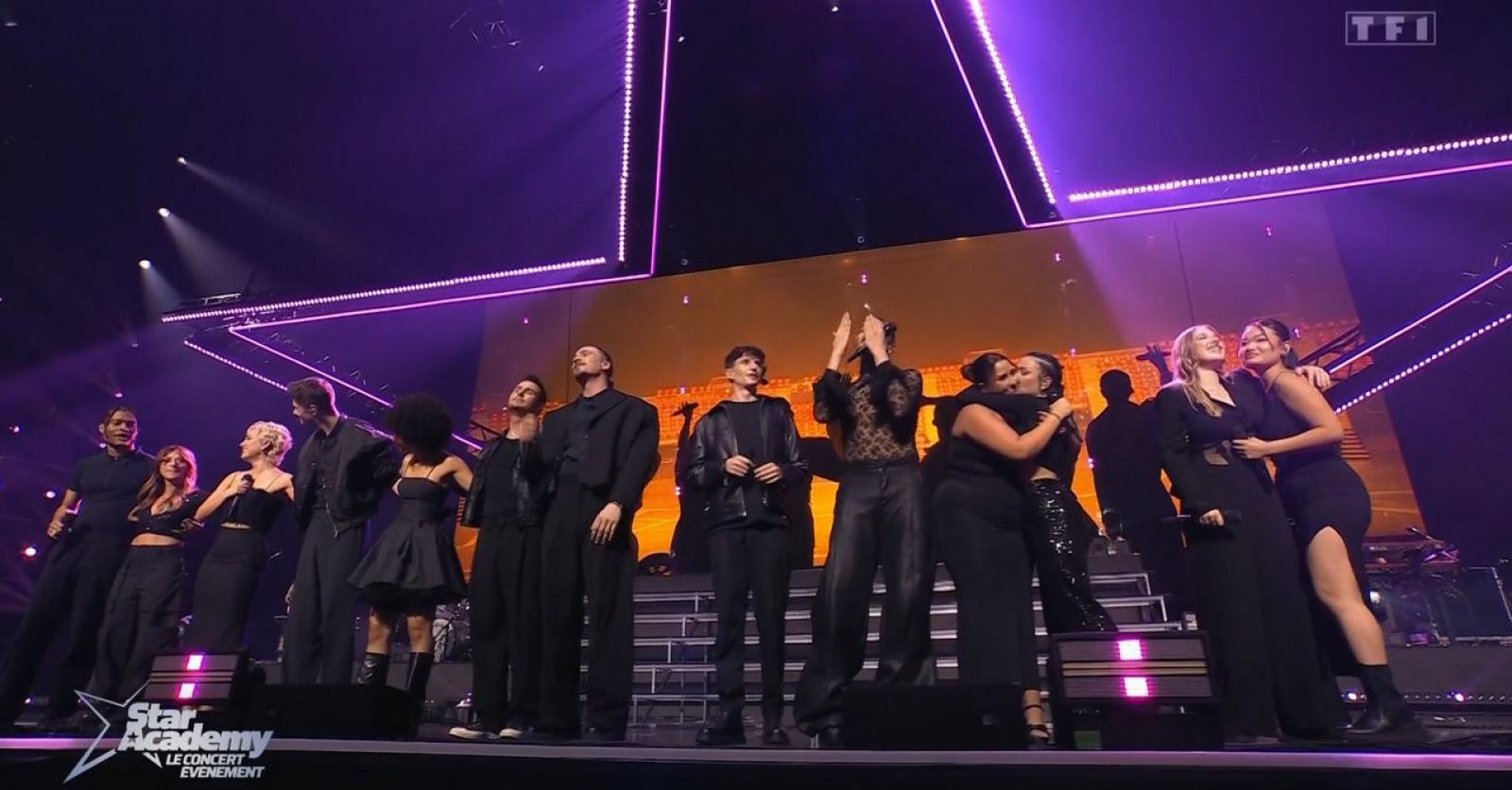 STAR AC: des problèmes de son perturbent le concert en direct