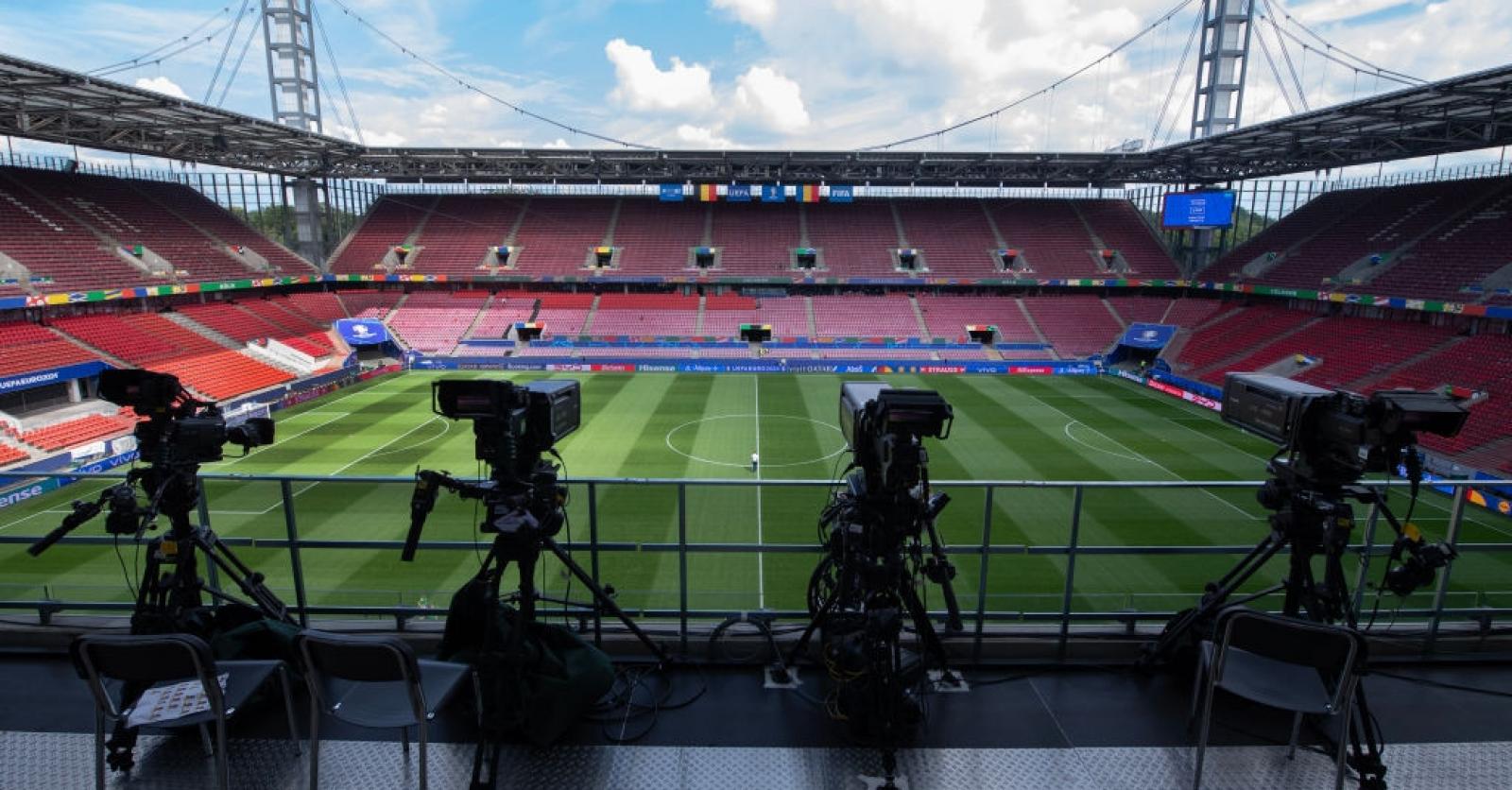 Depuis quelle tribune