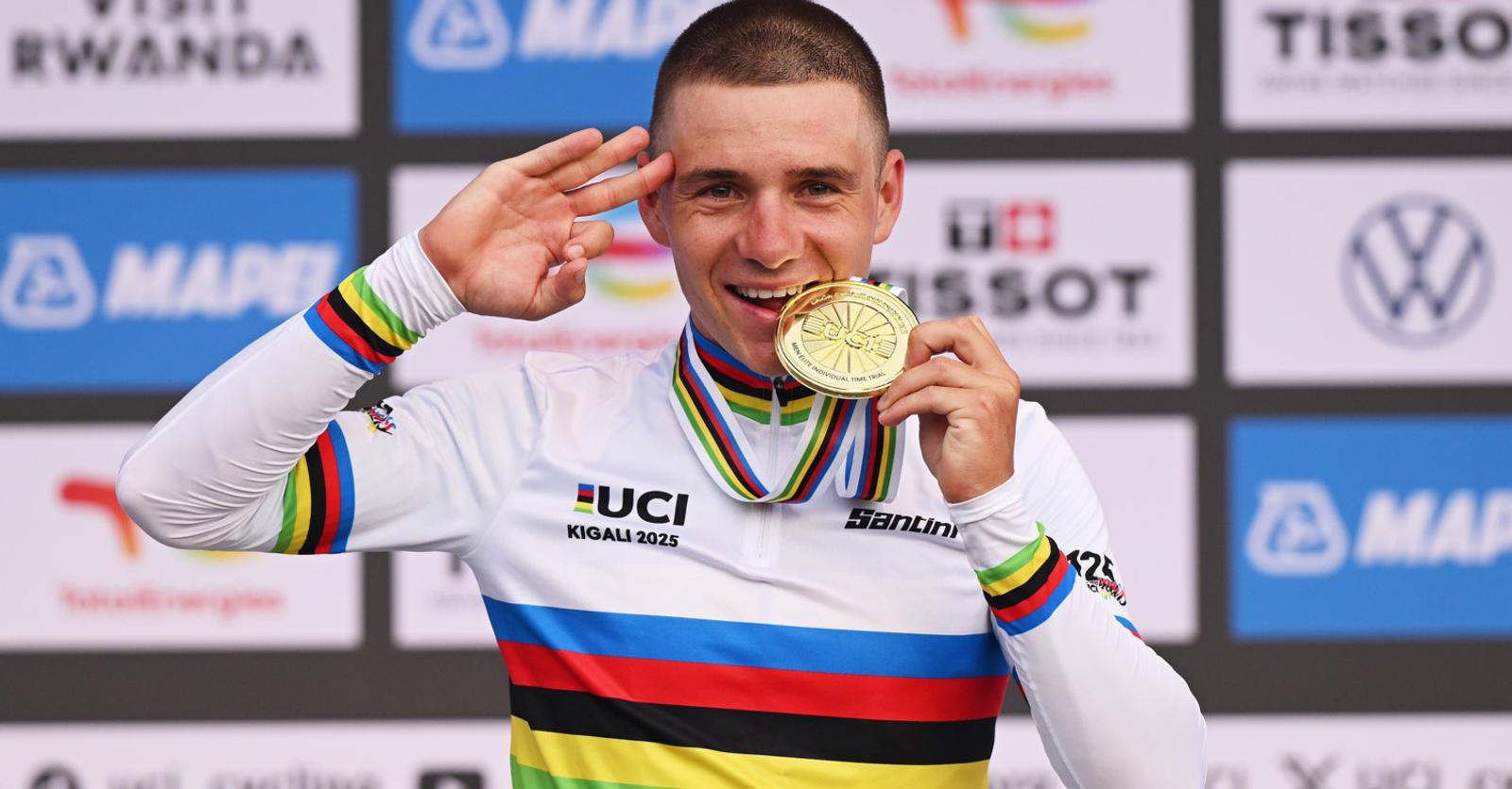 Remco Evenepoel voor de derde keer wereldkampioen tijdrijden: zijn ...