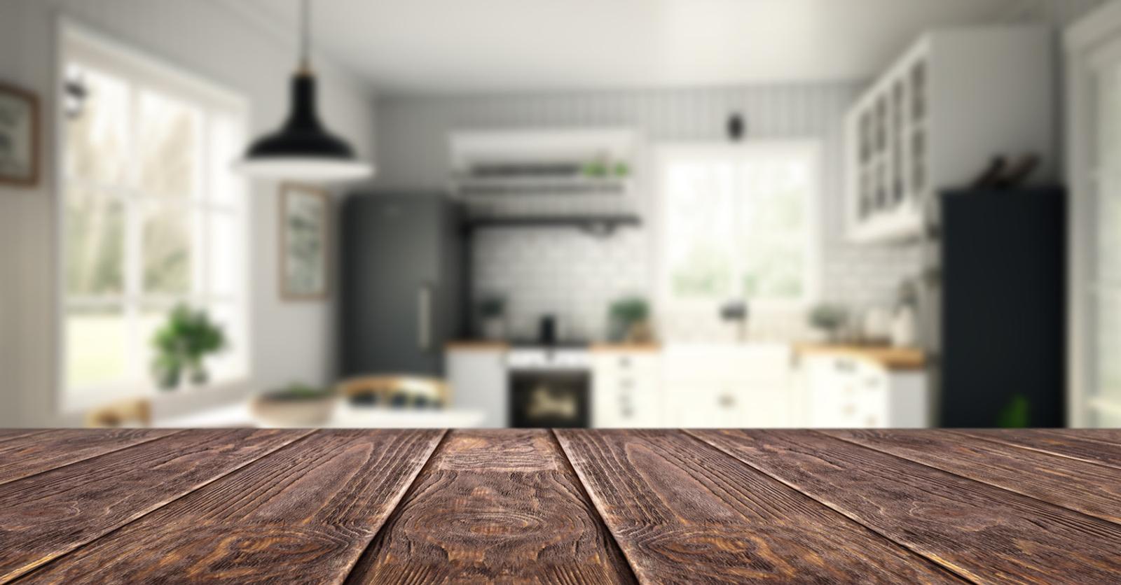 Deuken in hout repareren? Zo haal je ze eruit - Libelle