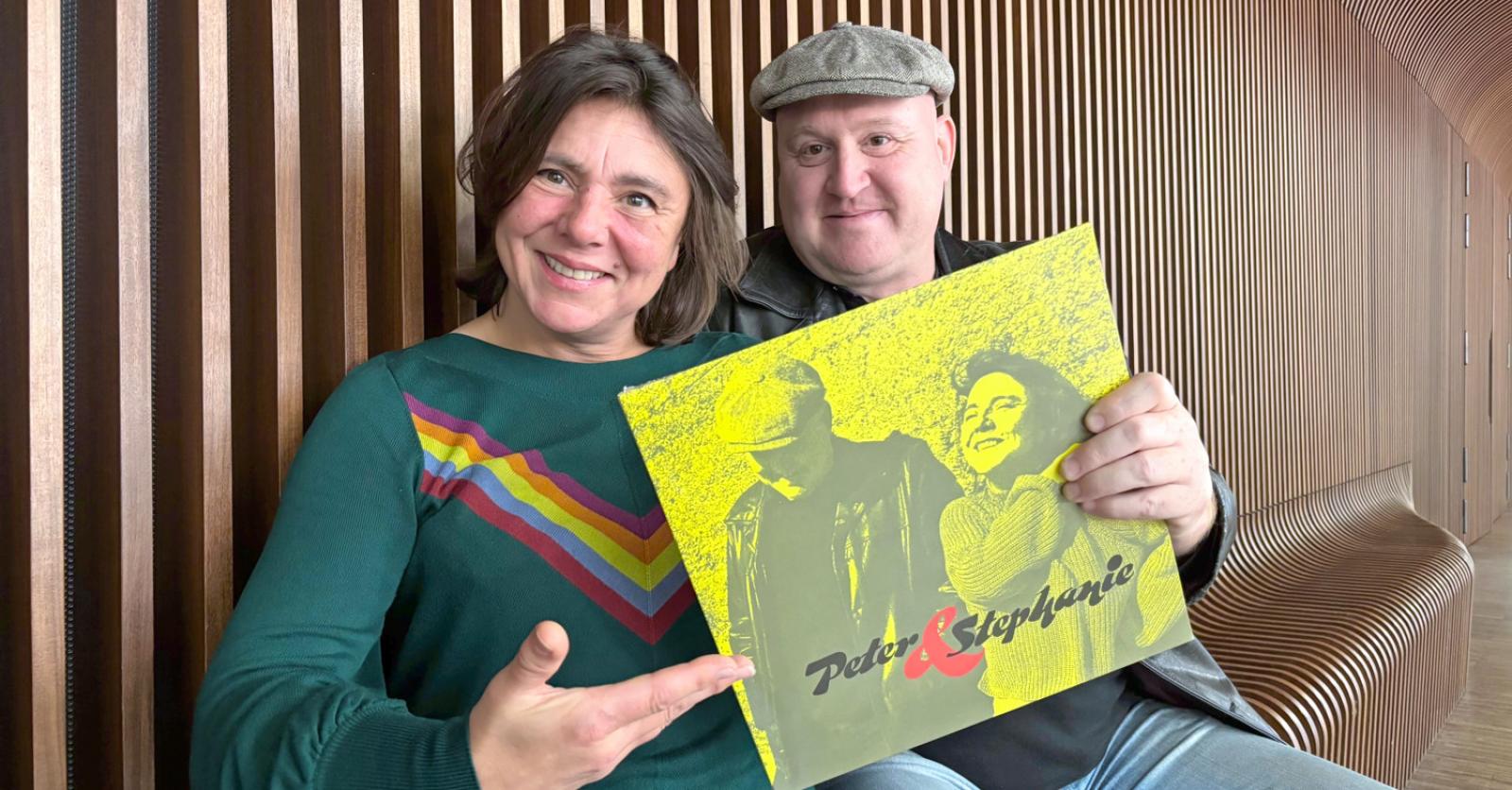 Peter en Stephanie verrassen met Oostends album: “Volgend jaar spelen ...