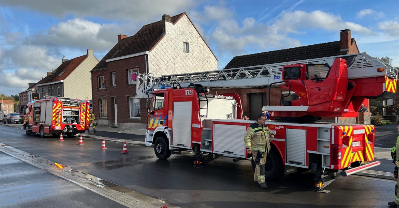 Passant belt meteen huisbrand door, maar dat blijkt loos alarm te zijn ...