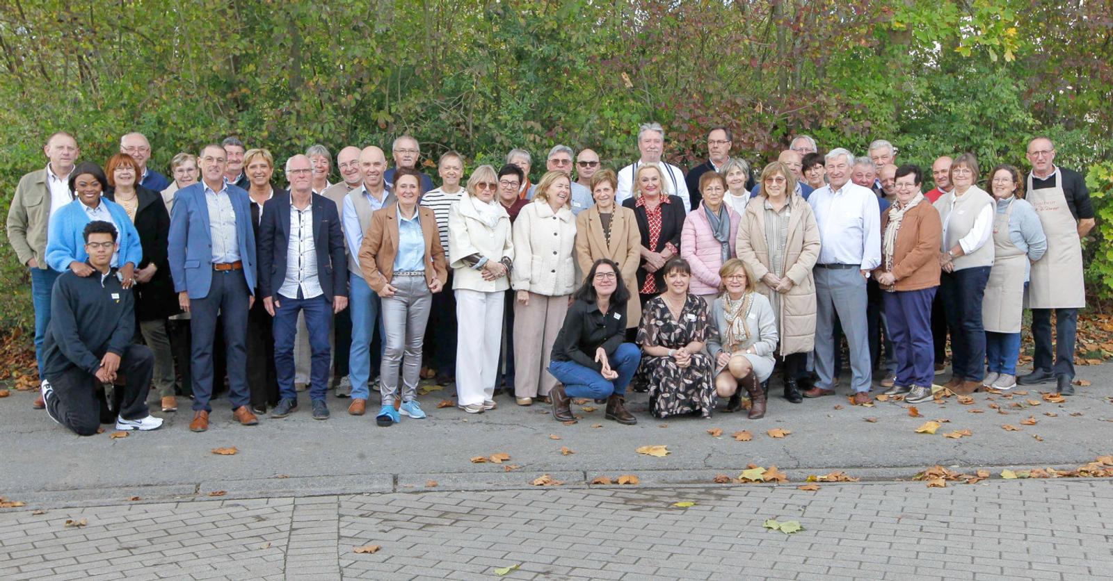 Wijk Nieuwenhove blaast 41 kaarsjes uit op hartverwarmend wijkfeest - KW.be