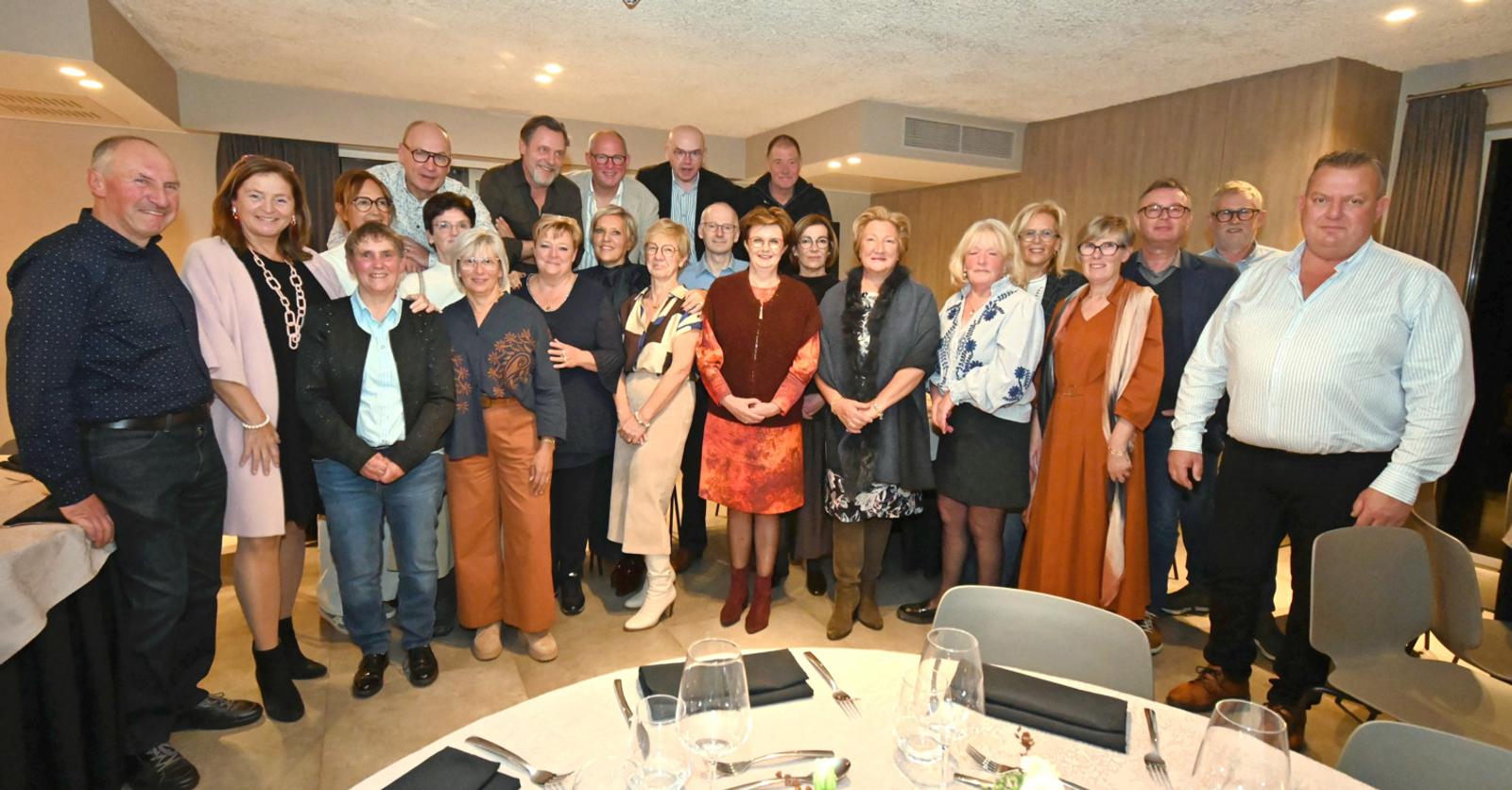 Oostnieuwkerke viert 60ste verjaardag van 1965-gangers - KW.be