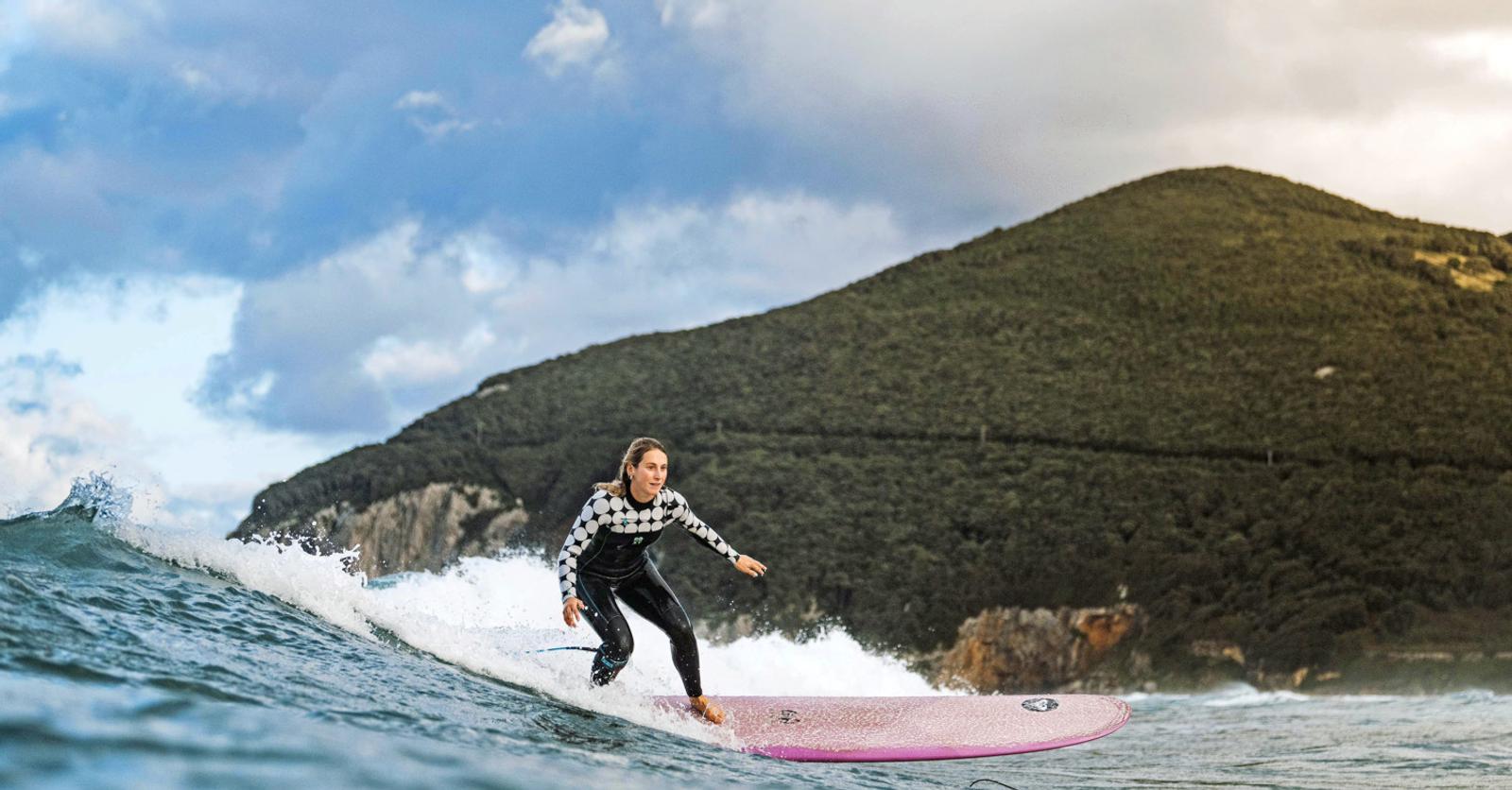Camille Kindt is Belgisch surfkampioen op shortboard: “Twijfelde ...