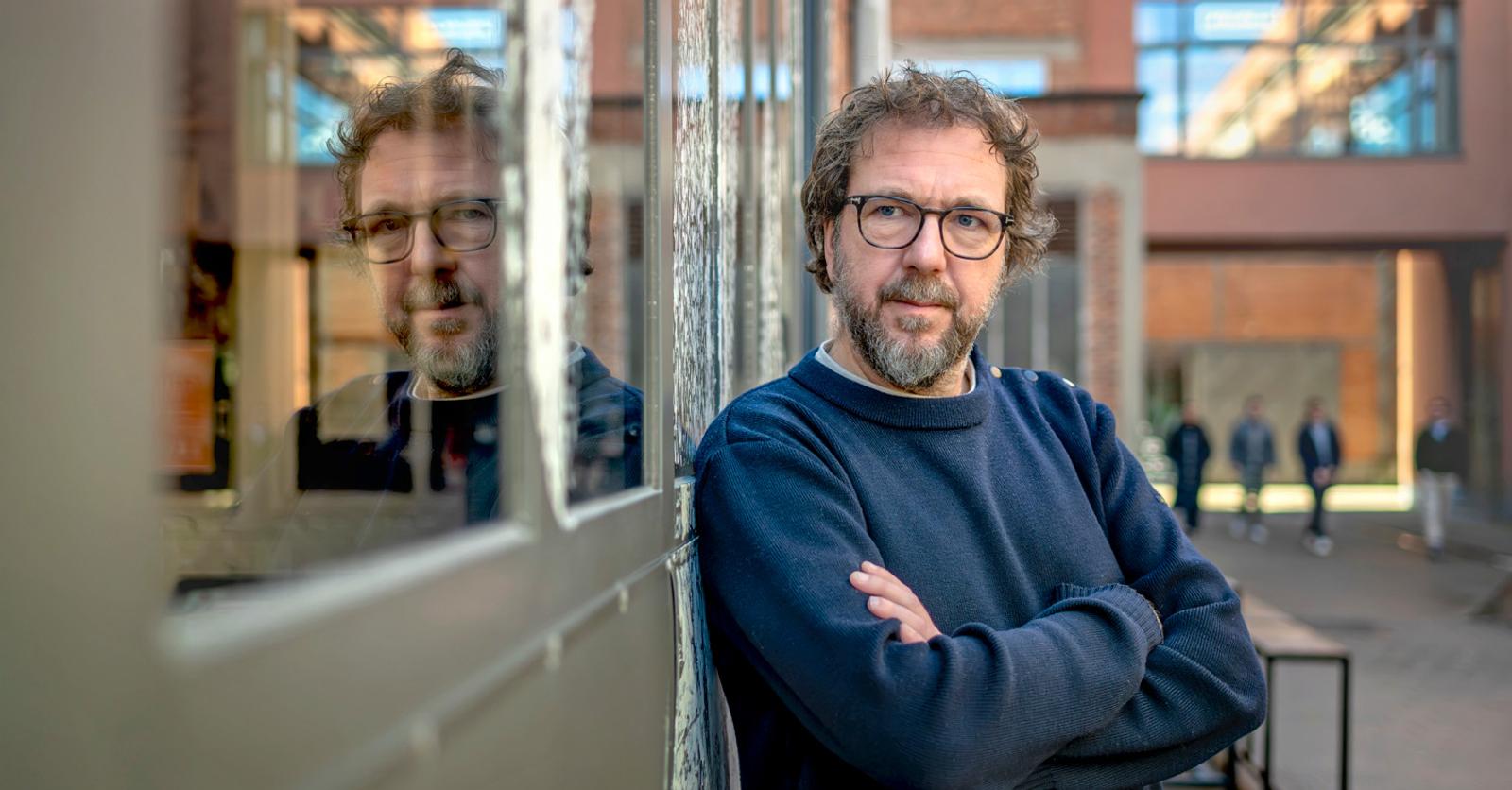 Sebastien Dewaele maakt indruk met theatervoorstelling ‘Kerff ...