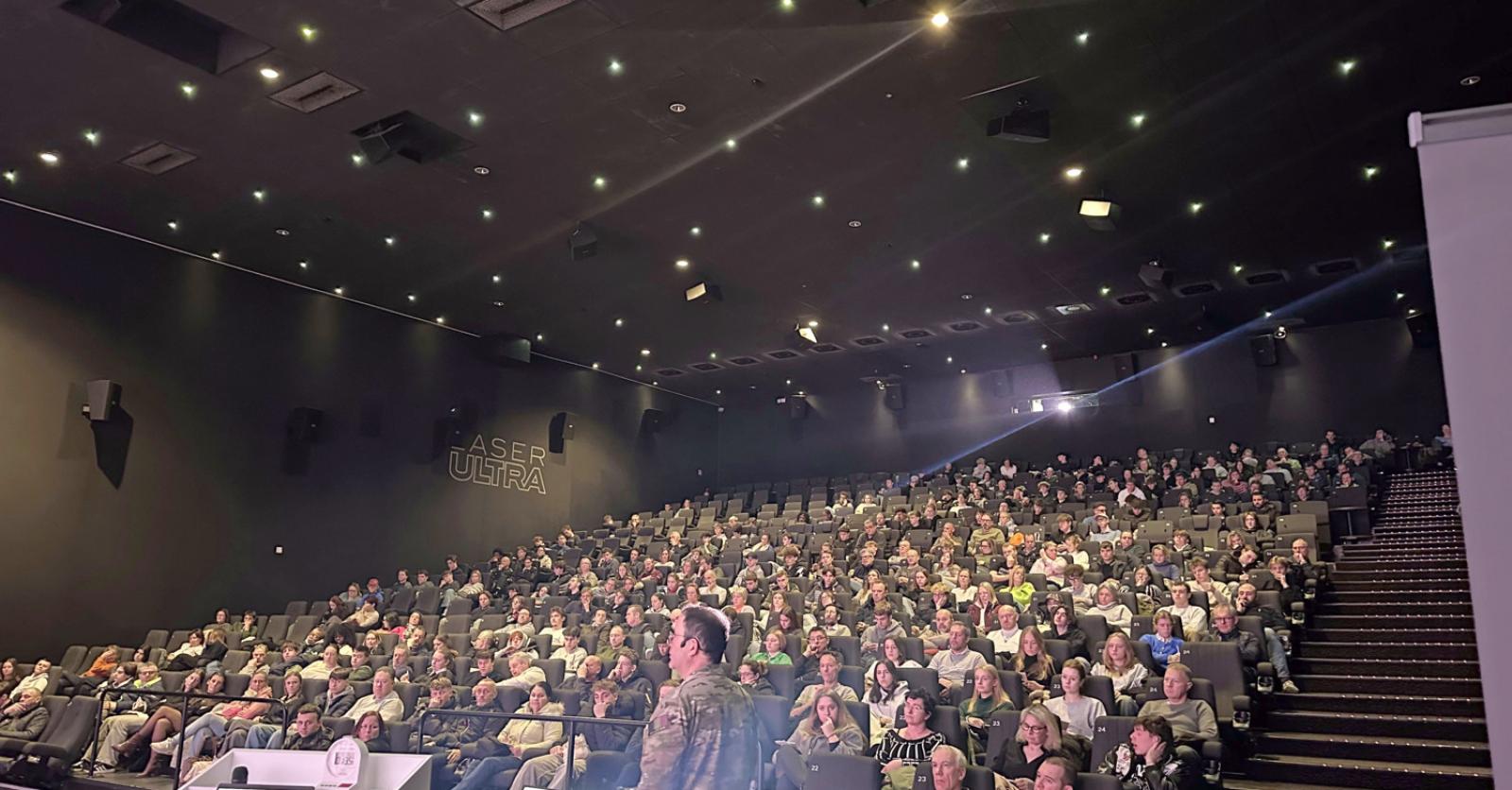Infosessies in Kinepolis Brugge over vrijwillig militair dienstjaar ...