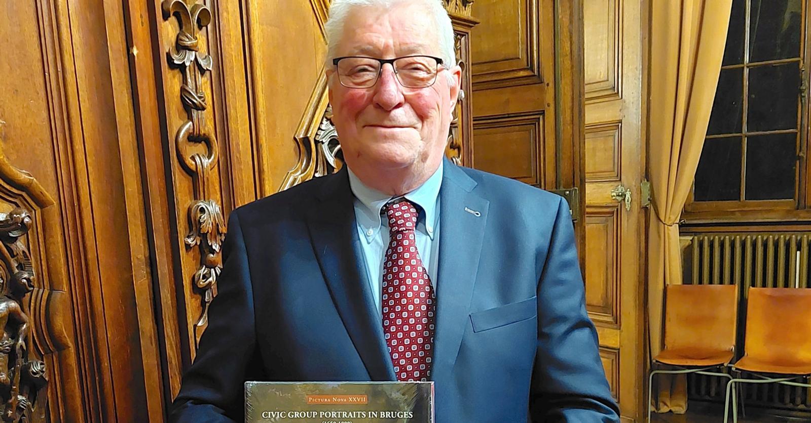 Erik Muls (78) schrijft boek over Brugse groepsportretten: “Lokale ...