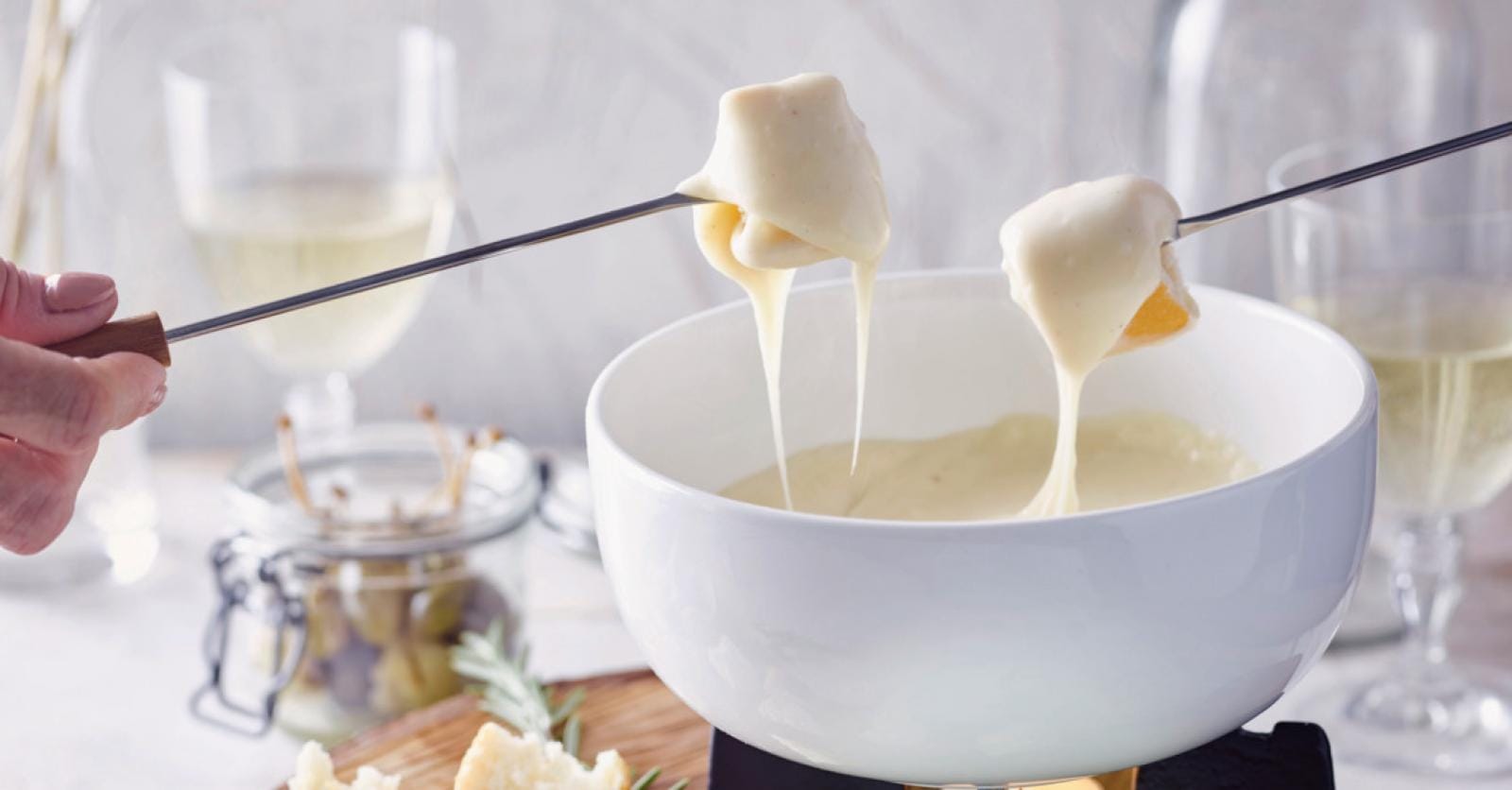 Fondue au fromage: 4 recettes originales à tester cet hiver