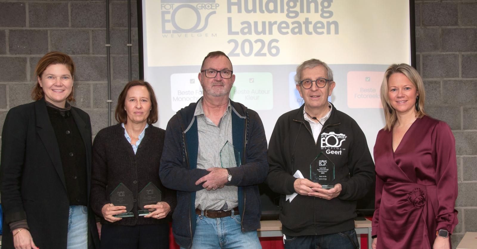 Francine uit Wevelgem is de kampioen manillen - KW.be