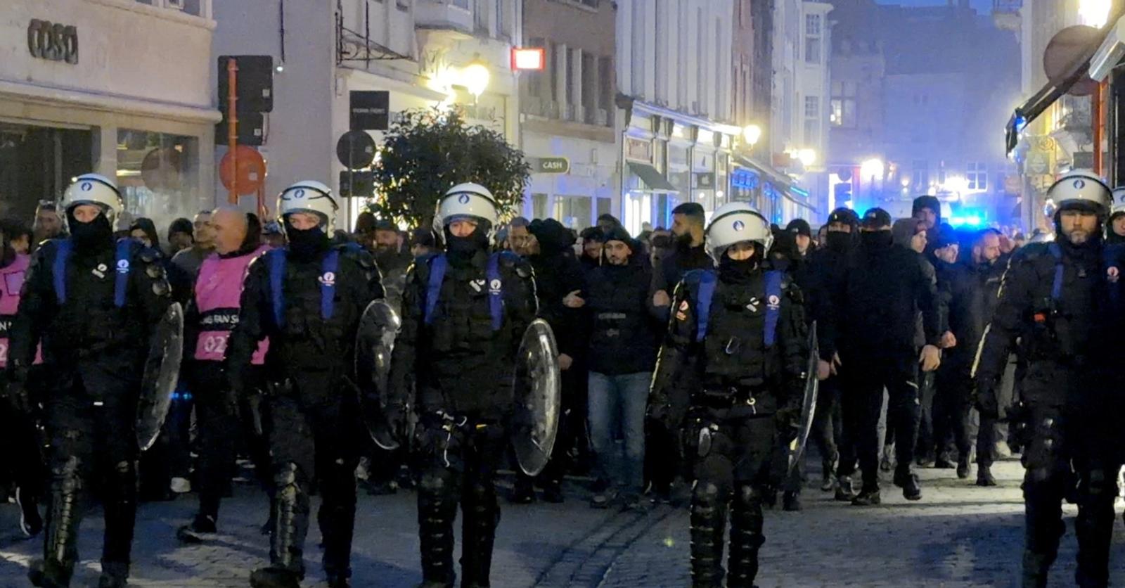 KIJK – Harde kern van Olympique Marseille in Brugse binnenstad: fans ...