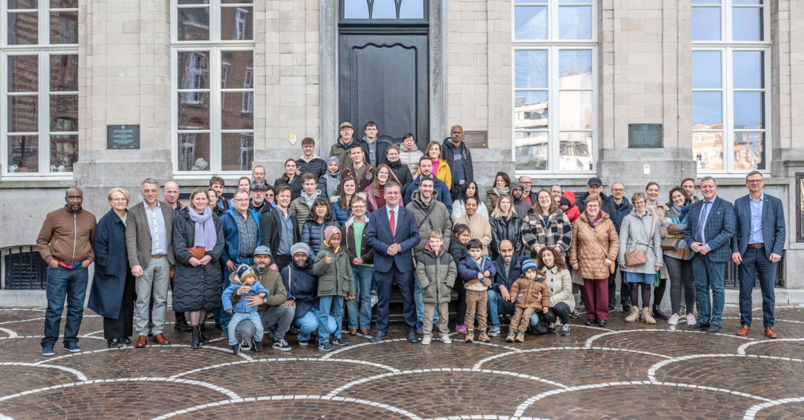 Nieuwe inwoners ontdekken per bus de Rodenbachstad - KW.be
